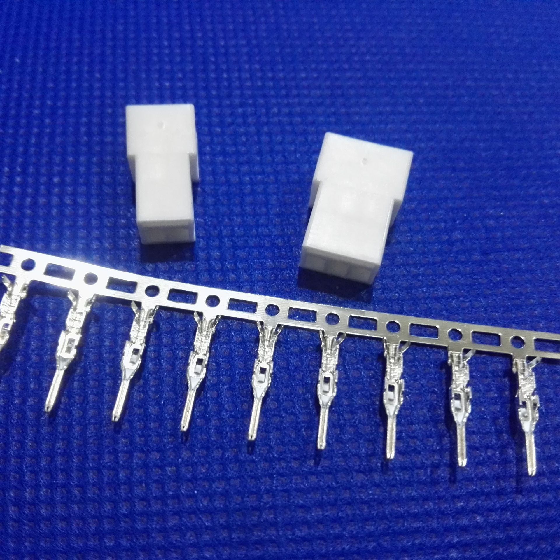 XHB-2R 2A 2.54-2Y 3P带扣公母空中对接胶壳连接器接插件-阿里巴巴