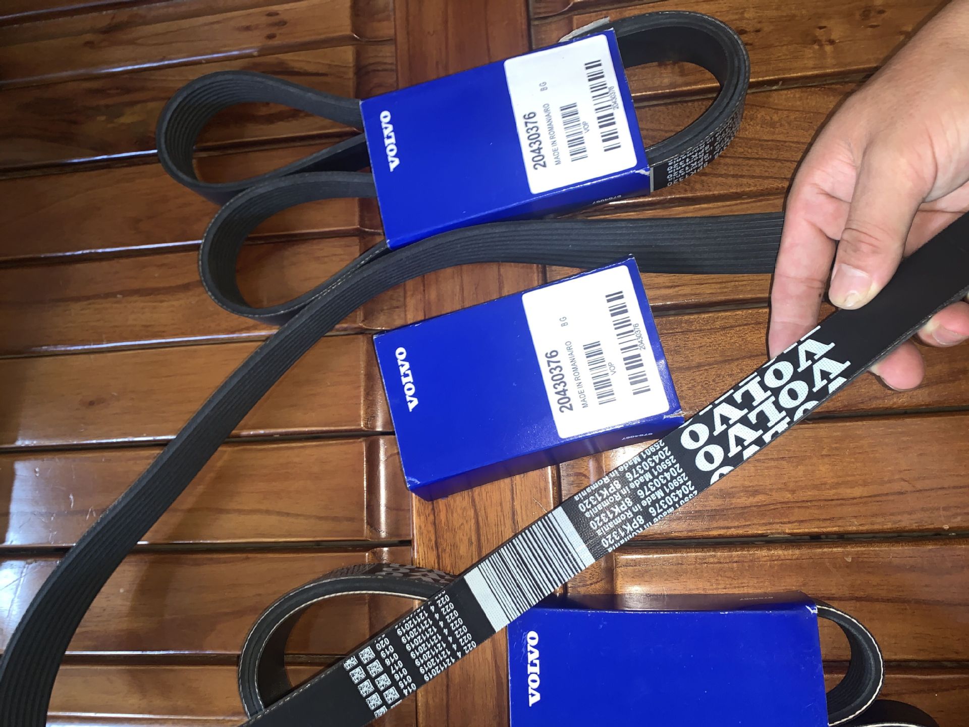 供应沃尔沃TAD1642GE柴油发电机组充电机皮带20430376-阿里巴巴