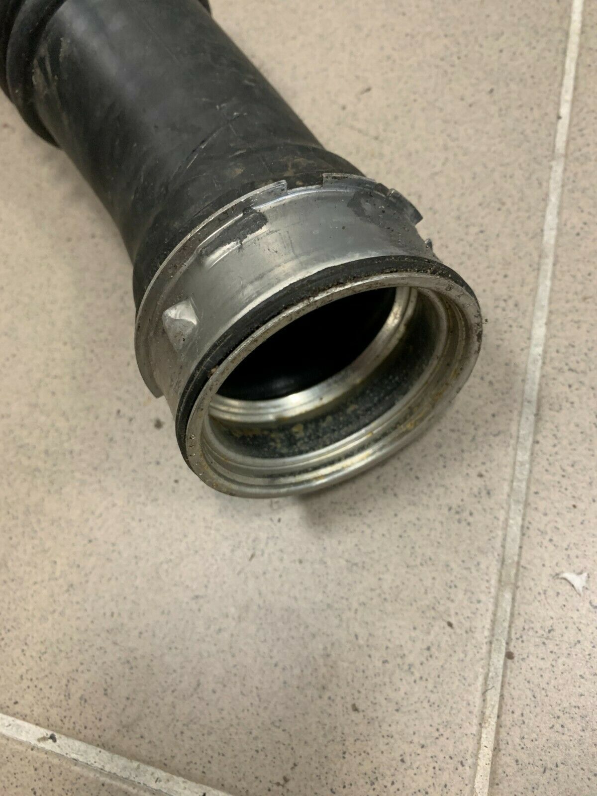 适用于宝马 X5涡轮增压中冷器空气软管 13718603096 新品热卖-阿里巴巴