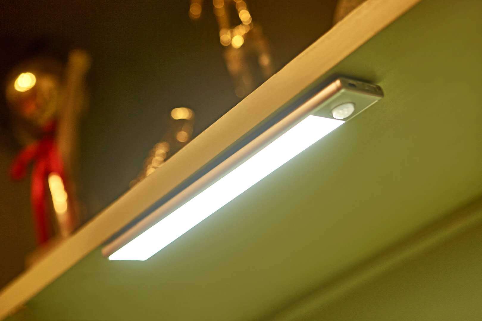 led人体感应灯 长条柜子底灯 USB充电衣柜小夜灯免布线磁吸橱柜灯采购价格、怎么样、行情市场-CCEE选品中心