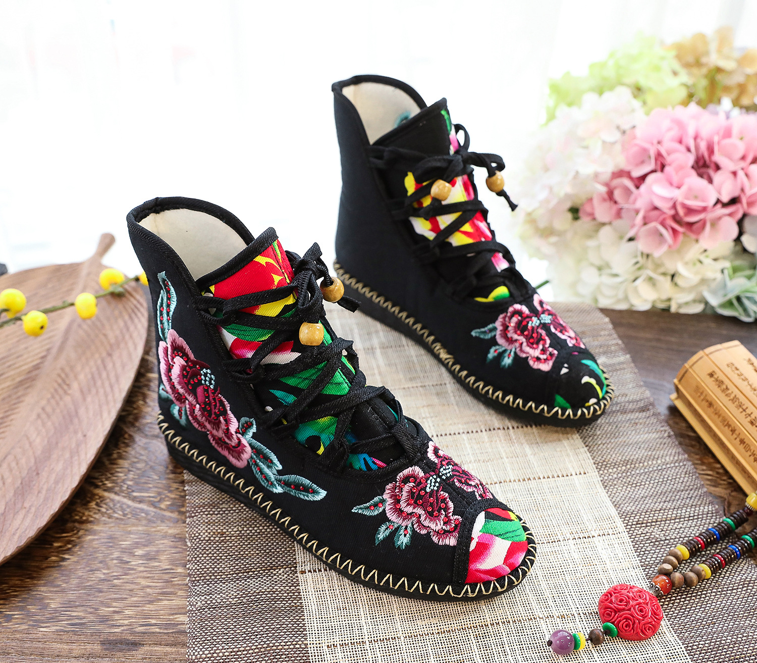 2020 Autumn and Winter Old Beijing Cloth Shoes Women's Embroidered ...