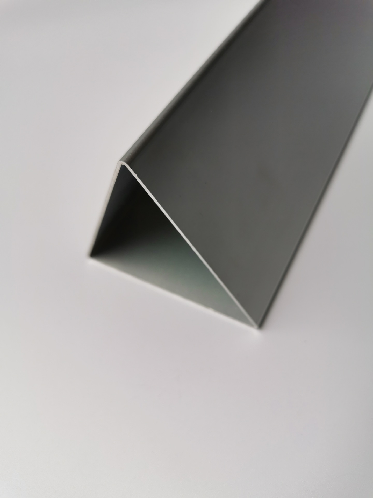 铝管80*80*80三角型铝型材 加工铝型材氧化激光刻字 三角形铝合金-阿里巴巴