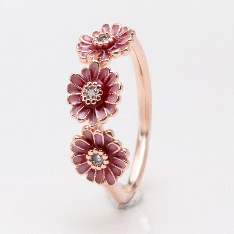 潘家戒指玫瑰金色三朵粉色雏菊戒指女欧美创意款小雏菊菊花戒指女-阿里巴巴