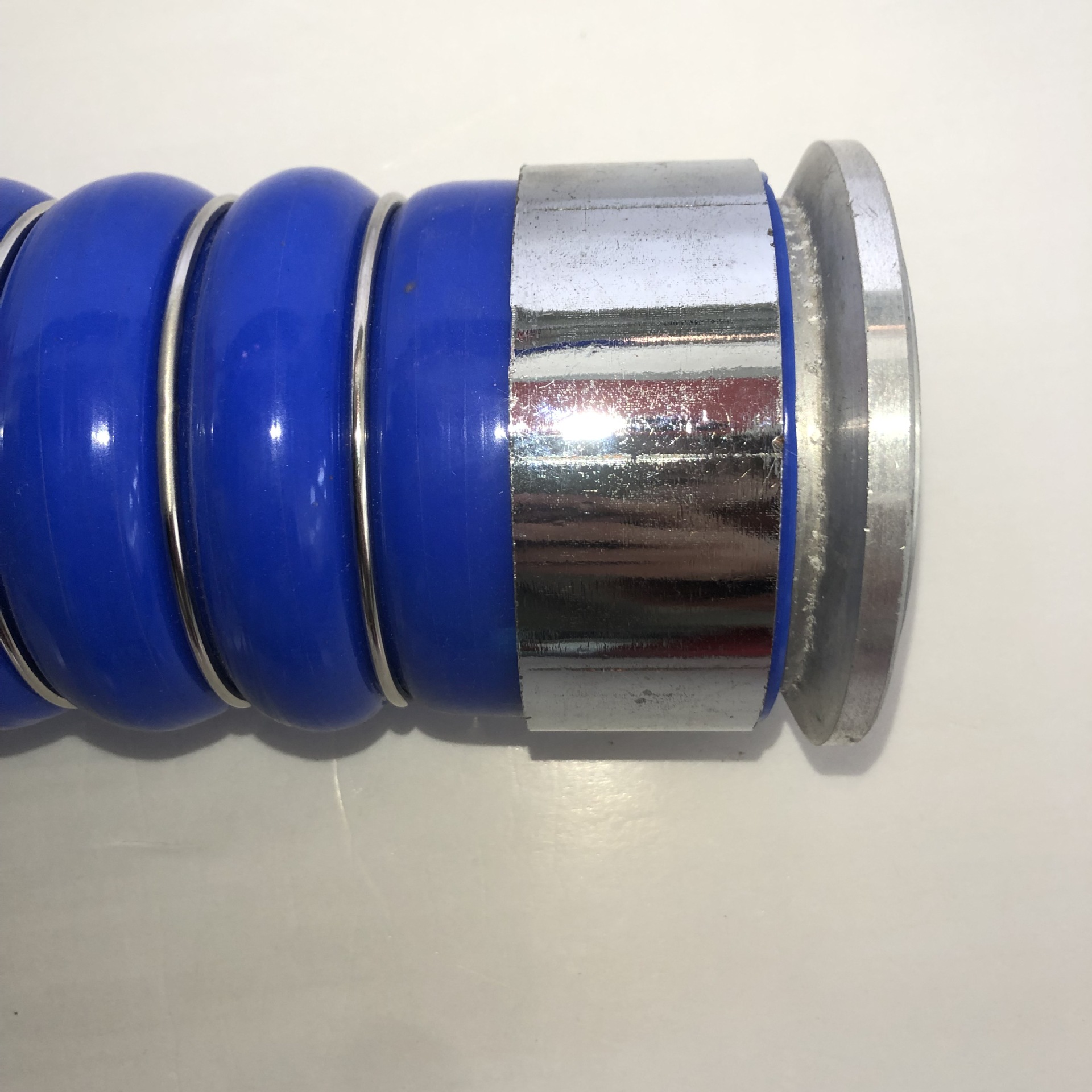 适用欧系卡车VOLVO 1676744/20441625涡轮增压连接管中冷器硅胶管-阿里巴巴