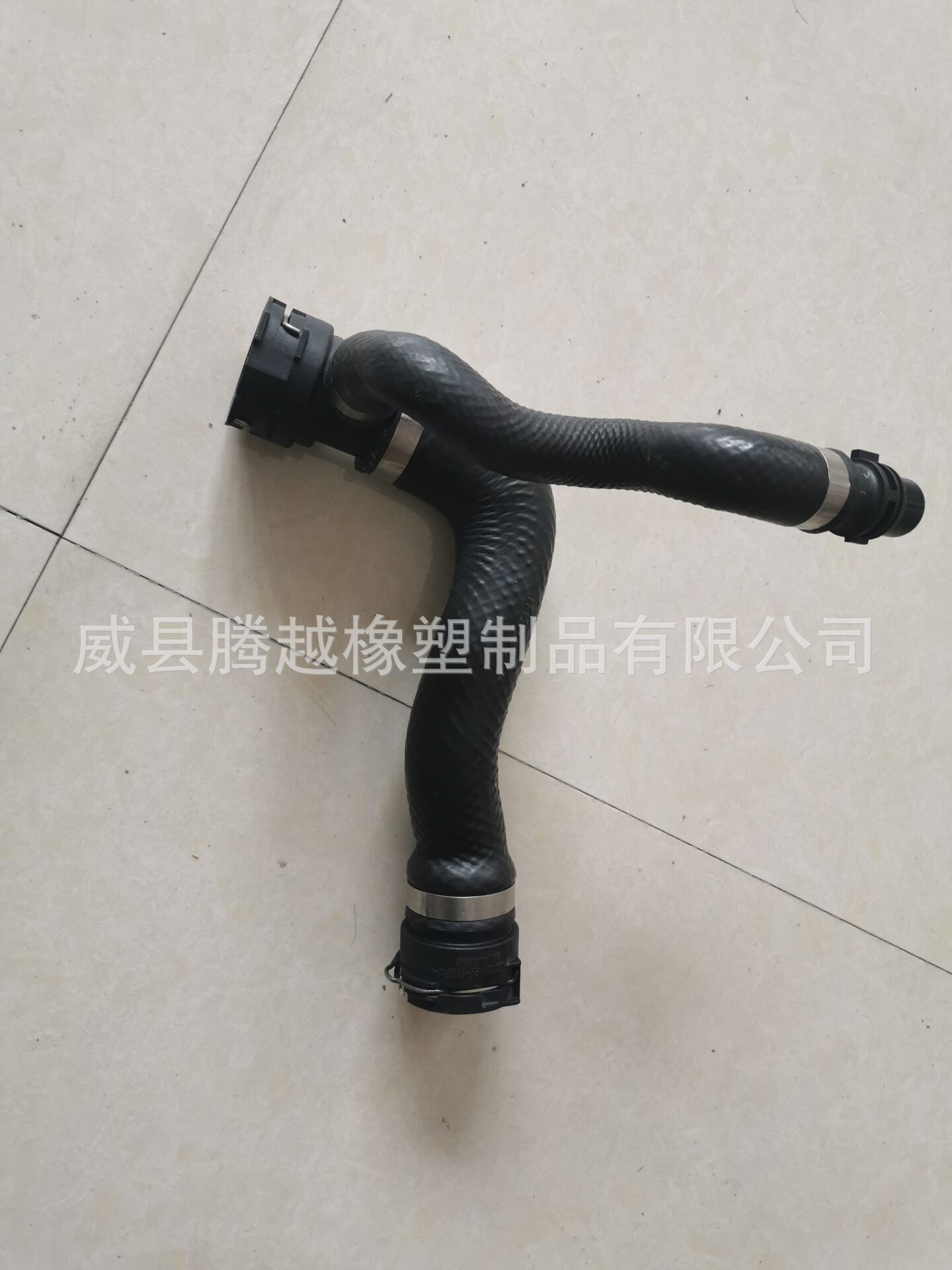 13718612085.13711739575奔宝车散热器水管、通风管增压器胶管-阿里巴巴