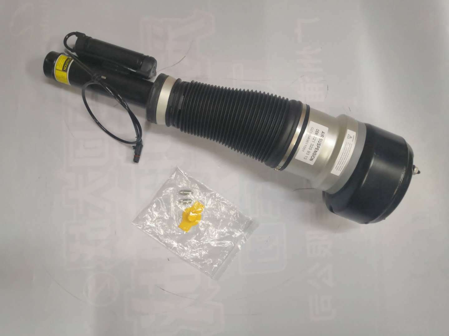 适用于奔驰S级 W221 W216 减震器 2213209313-阿里巴巴