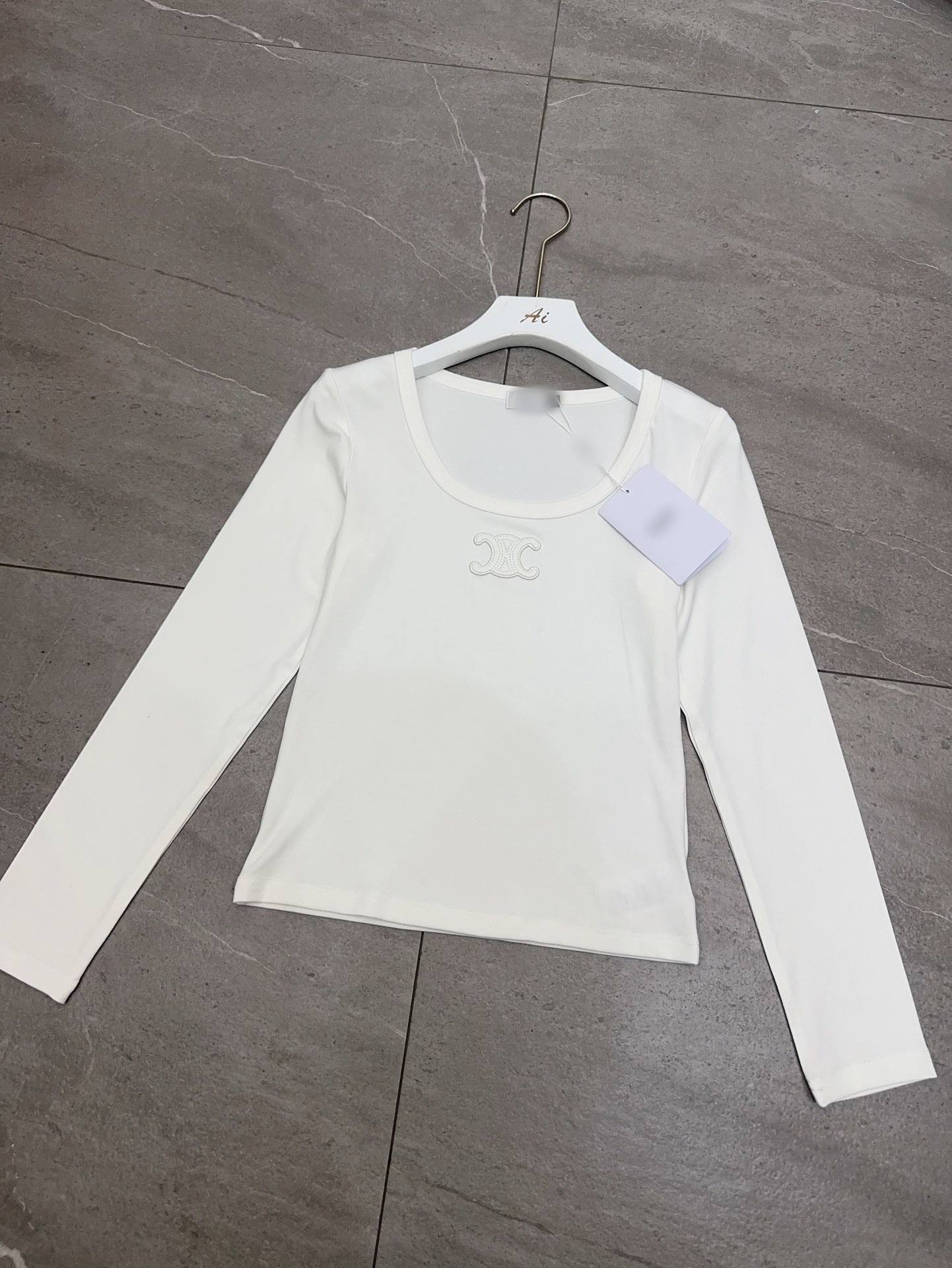 CE25秋冬新款基础简约凯旋门贴皮绣修身百搭打底衫-阿里巴巴