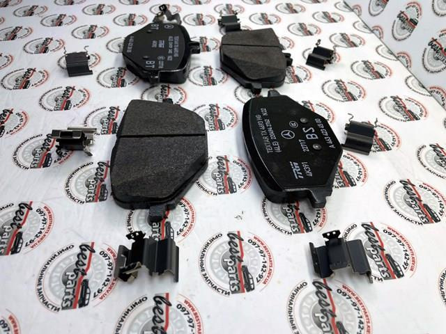 高质量精品刹车片，适用于奔驰W204 C204 OE:A0004203705-阿里巴巴