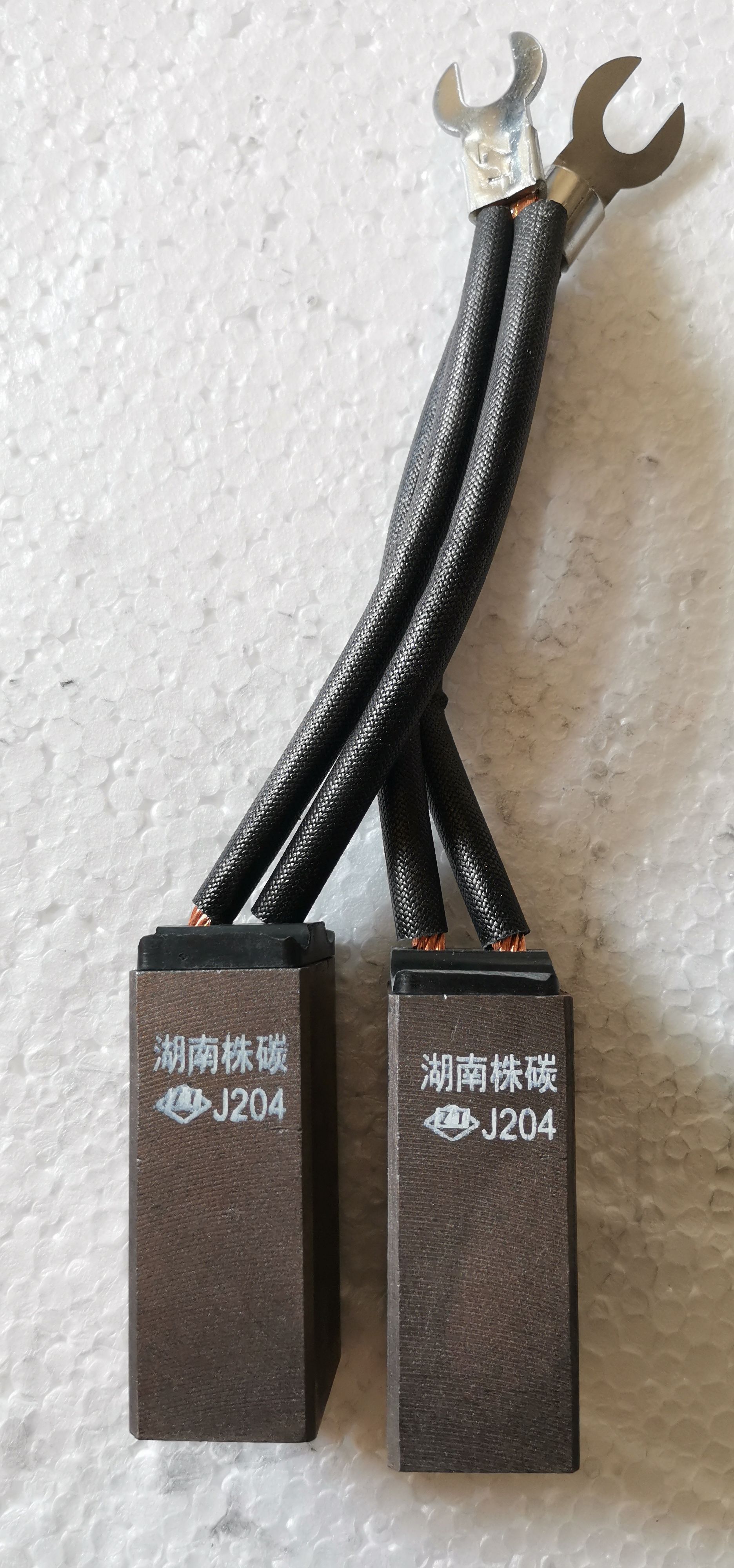 厂家直销型号J204碳刷规格25×32×60低噪音扭力大批发供应碳刷-阿里巴巴
