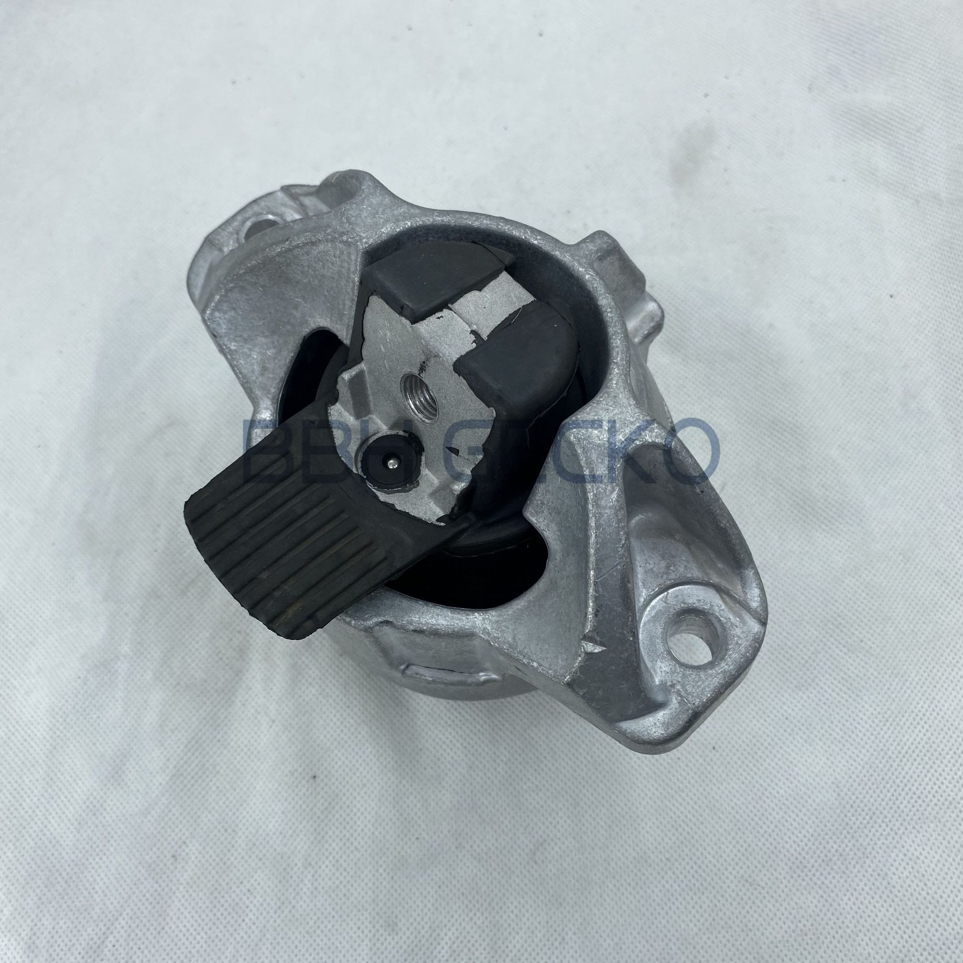 跨境热卖适用于保时捷帕拉梅拉发动机支架9A719938310工厂直销-阿里巴巴