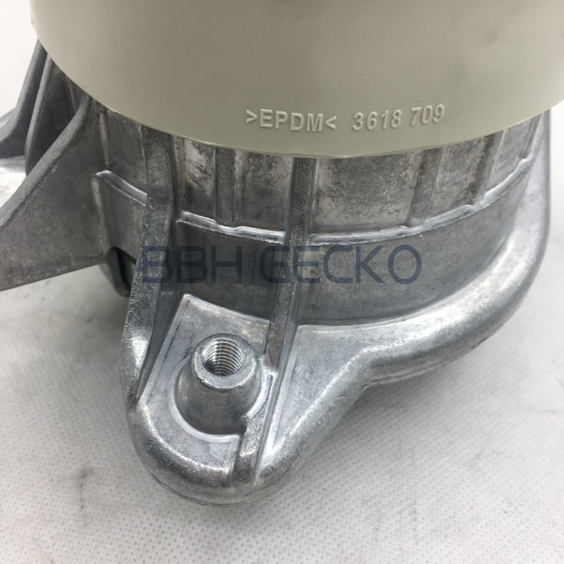 适用于奔驰W222发动机机脚胶 2222405017 高端品质，工厂直销-阿里巴巴