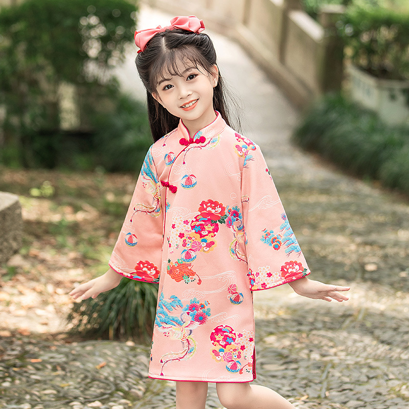 Children's cheongsam show in the spring and autumn wind restoring ...