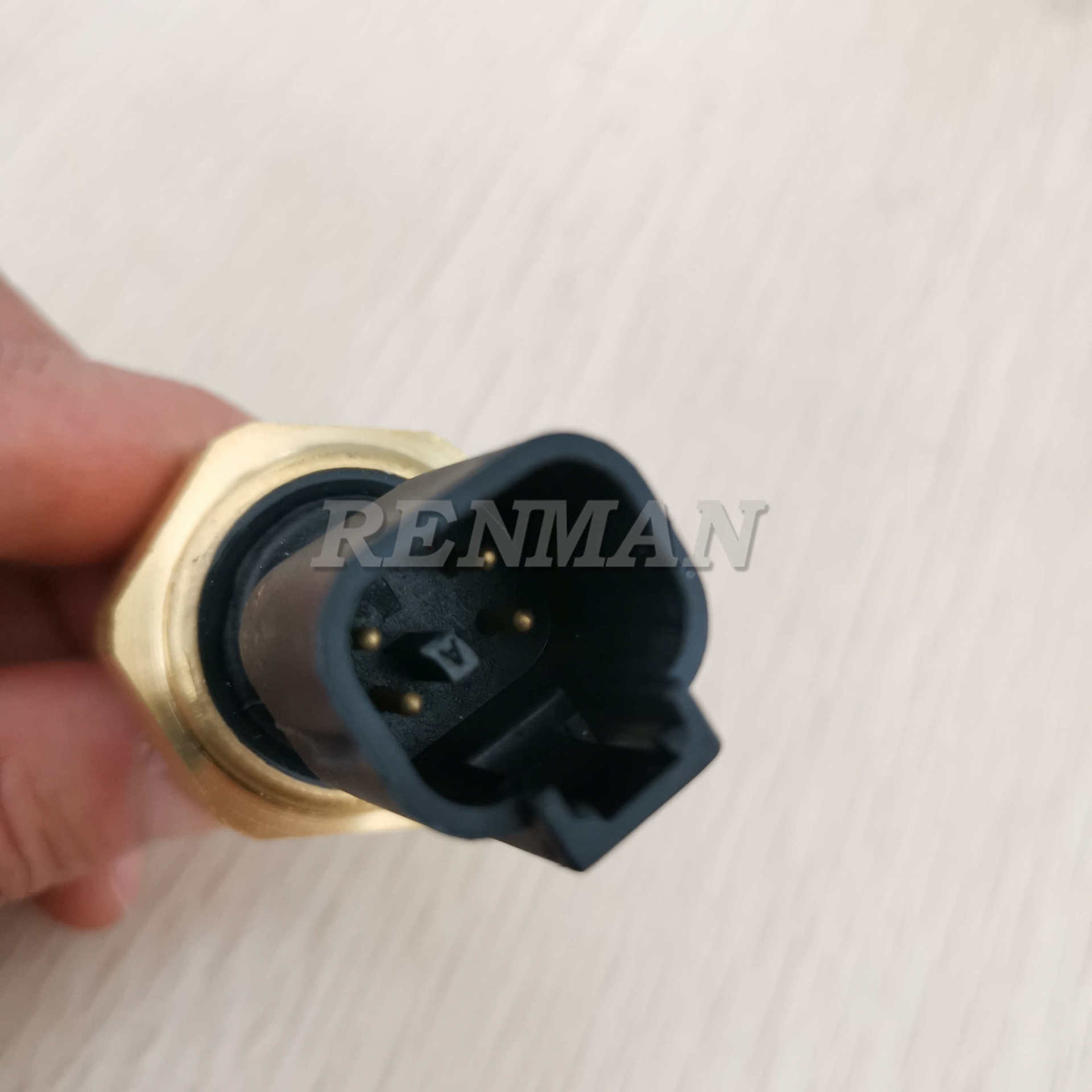 适用康明斯X机油压力传感器4921473矿用机械发动机传感器3417183-阿里巴巴