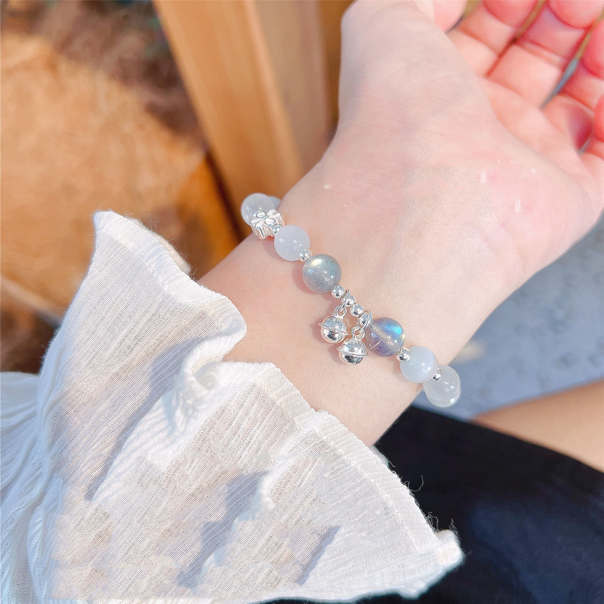猫眼石铃铛手链女ins小众设计海蓝宝灰月光水晶学生手串闺蜜礼物-阿里巴巴