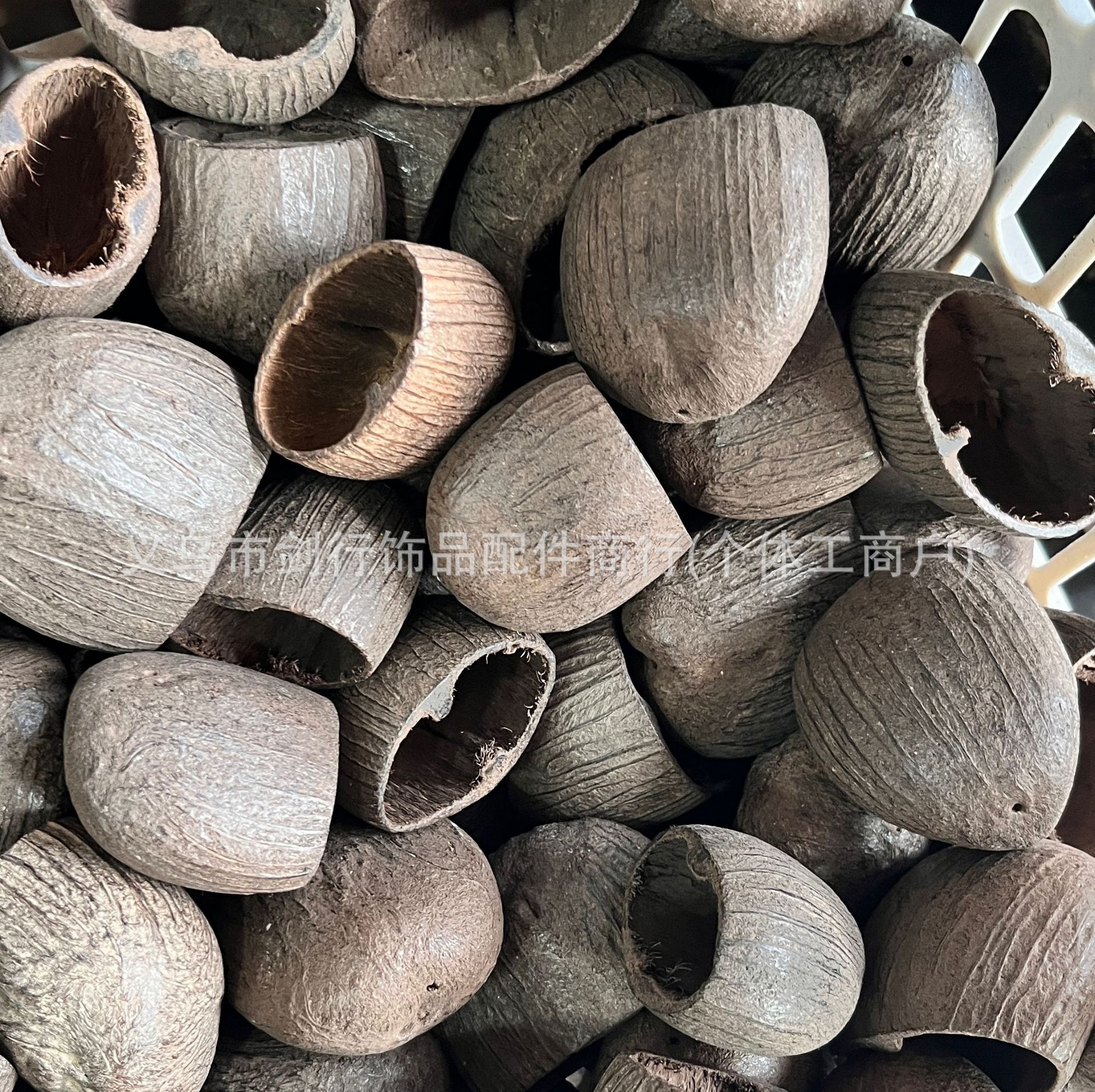 印尼植物果壳风铃包挂手工diy材料包散装黑果打孔夹竹桃水铃铜批-阿里巴巴