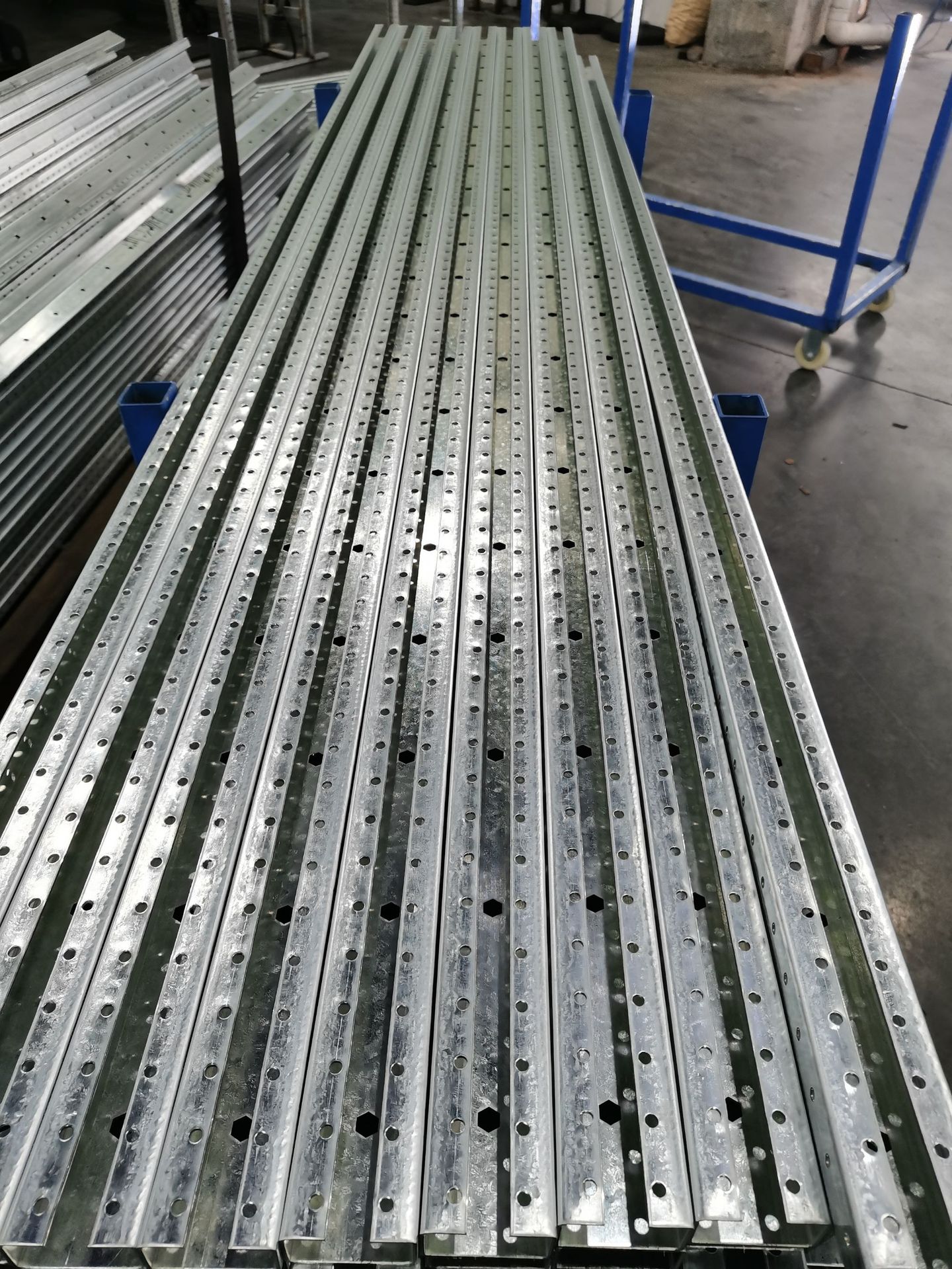 华柜 8MF冷轧 敷铝锌 C型材 G型材 通用型型钢-阿里巴巴