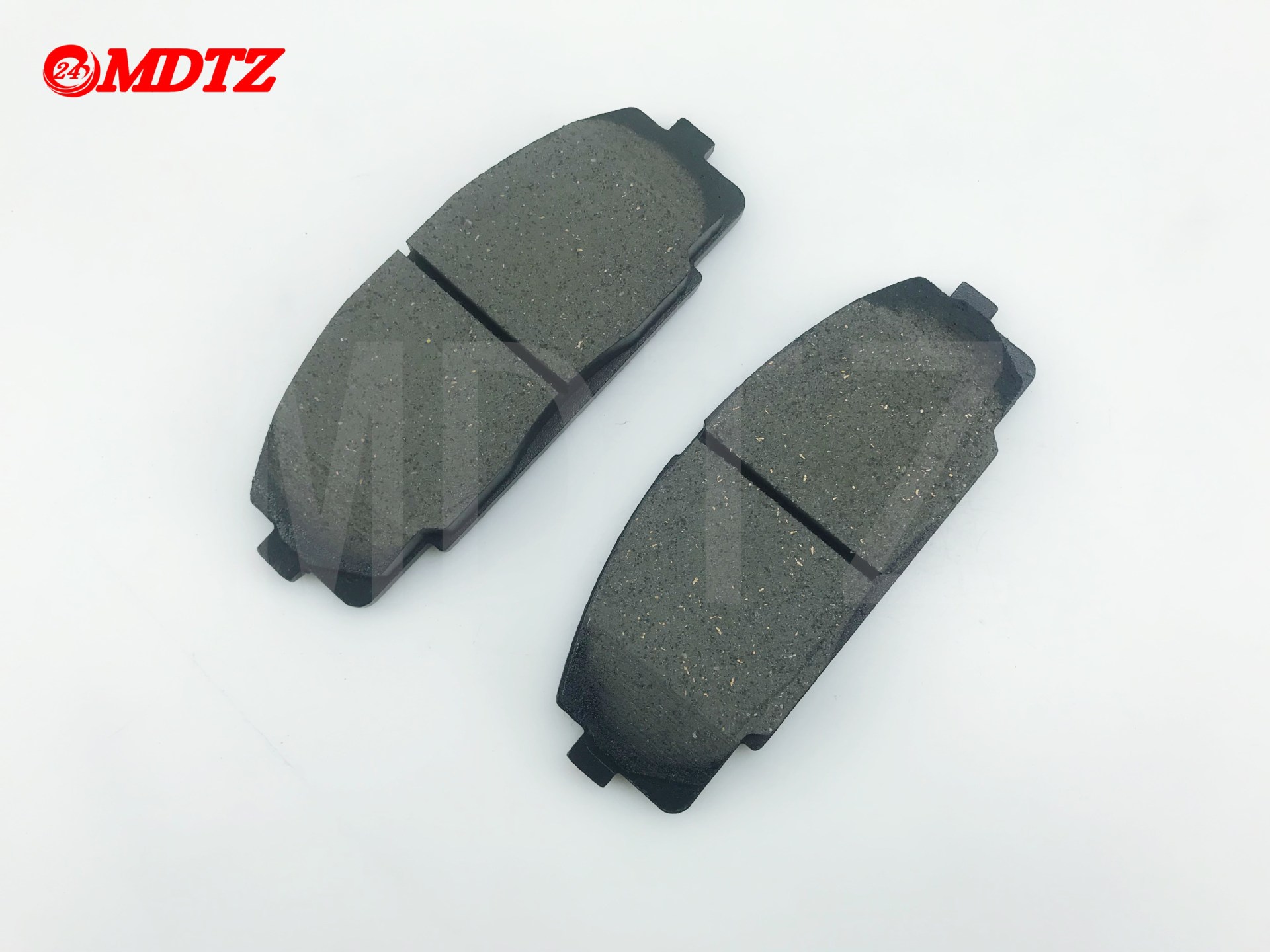 前刹车04465-YZZE9 04465-25040适用于丰田HIACE DYNA LH70 YH70-阿里巴巴