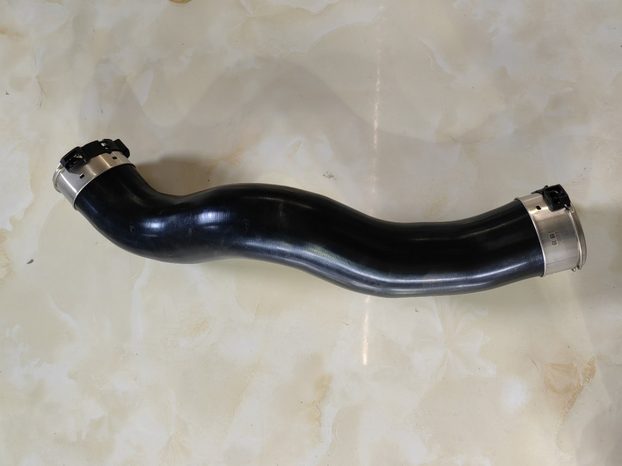 11618572859适用于宝马涡轮增压管中冷器胶管11 61 8 572 859-阿里巴巴