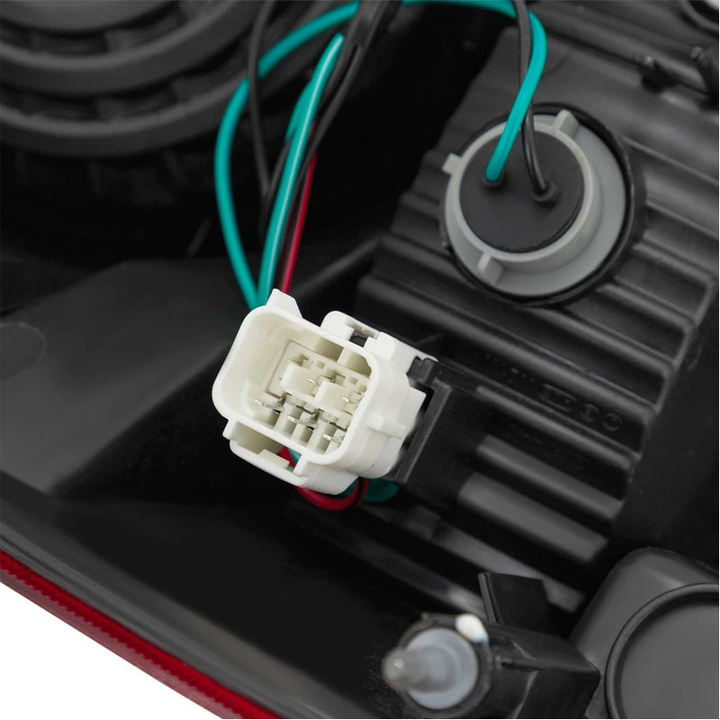 适用于2003-2006款三菱PAJERO卤素尾灯MN133763 MN133764-阿里巴巴