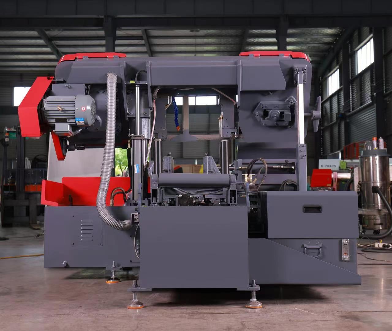 厂家直供全自动送料下料数控金属卧式落地式带锯条带锯床H2-33N-阿里巴巴