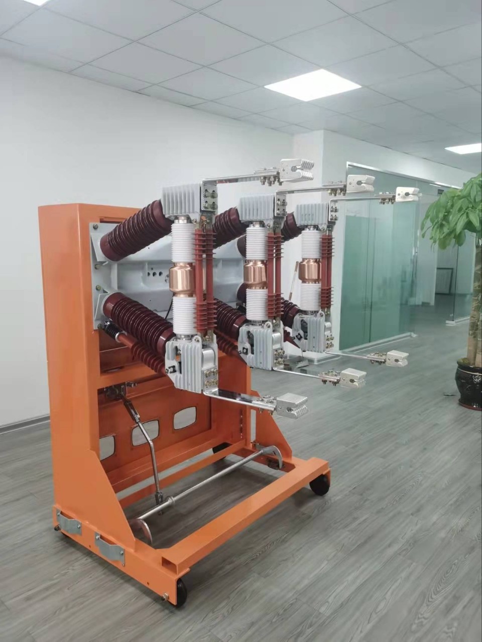 ZN12-40.5/1600A-31.5户内高压断路器 35KV真空断路器 ZN12手车式-阿里巴巴