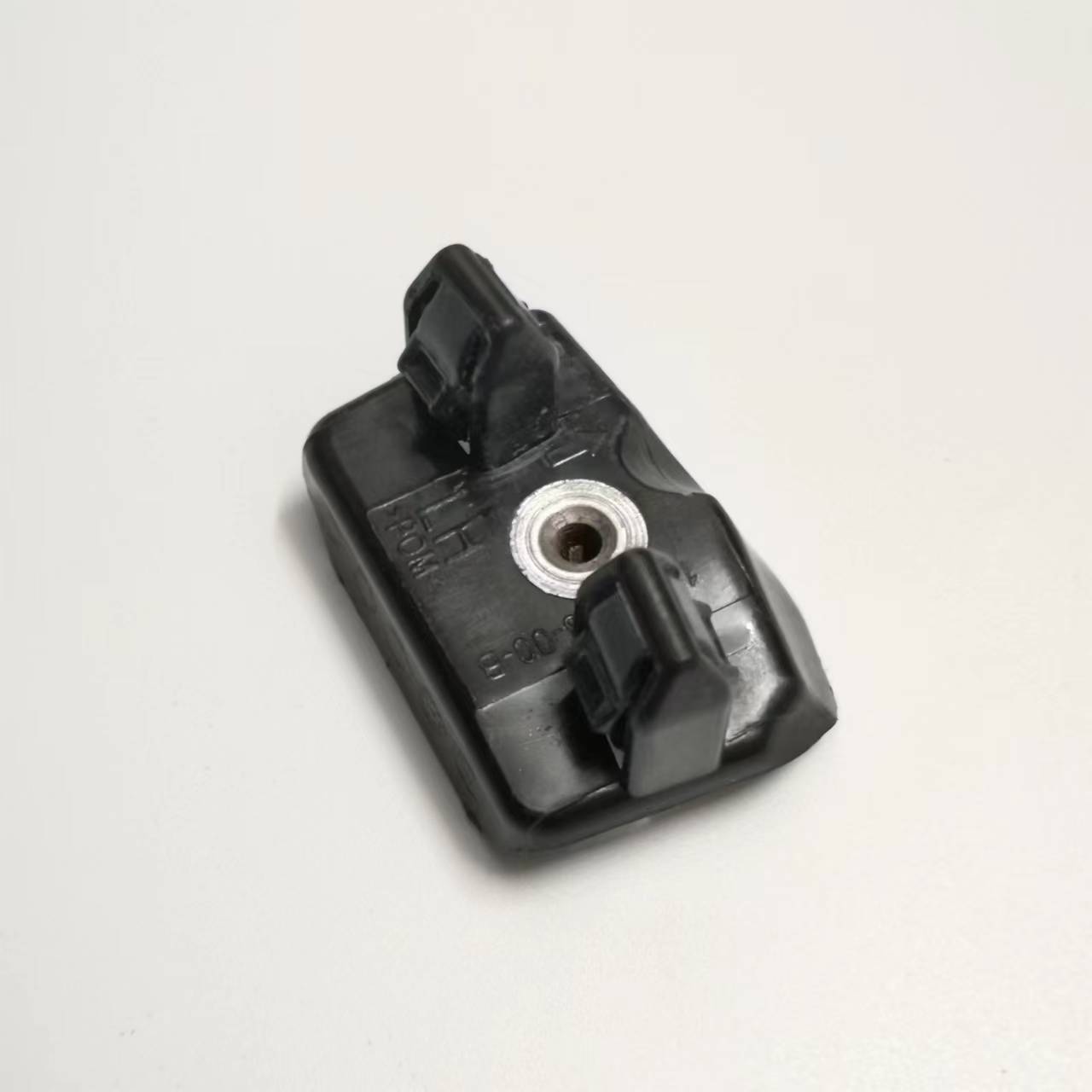 适用特斯拉model y前保险杠小支架左边1493772-00-b 1493773-00-B-阿里巴巴