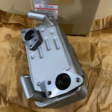 三一SY195挖掘机机油散热器60289254 ME230210原厂4M50发动机配件-阿里巴巴