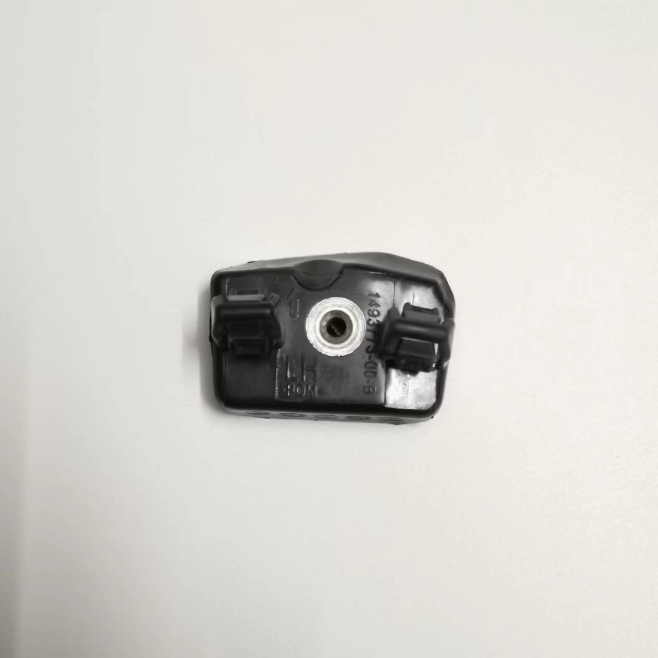 适用特斯拉model y前保险杠小支架左边1493772-00-b 1493773-00-B-阿里巴巴