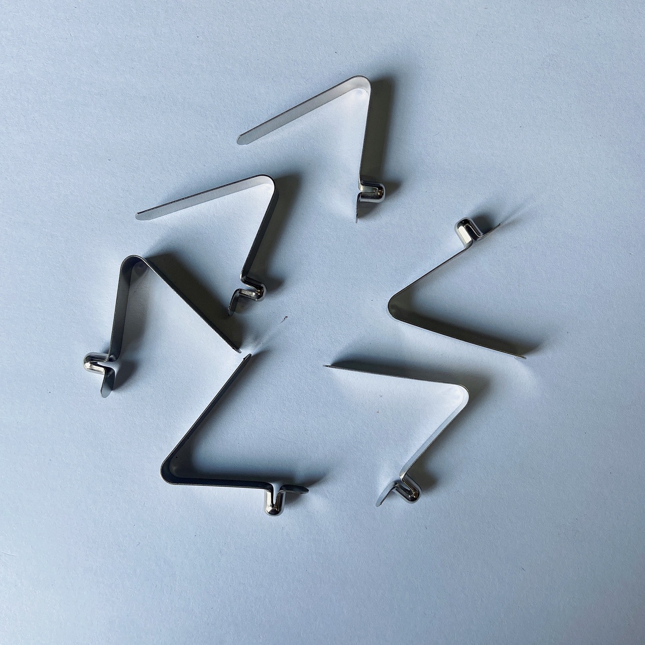 厂家批发V形弹扣弹簧豆帐篷卡扣童车卡扣弹珠管内定位五金v形弹片-阿里巴巴