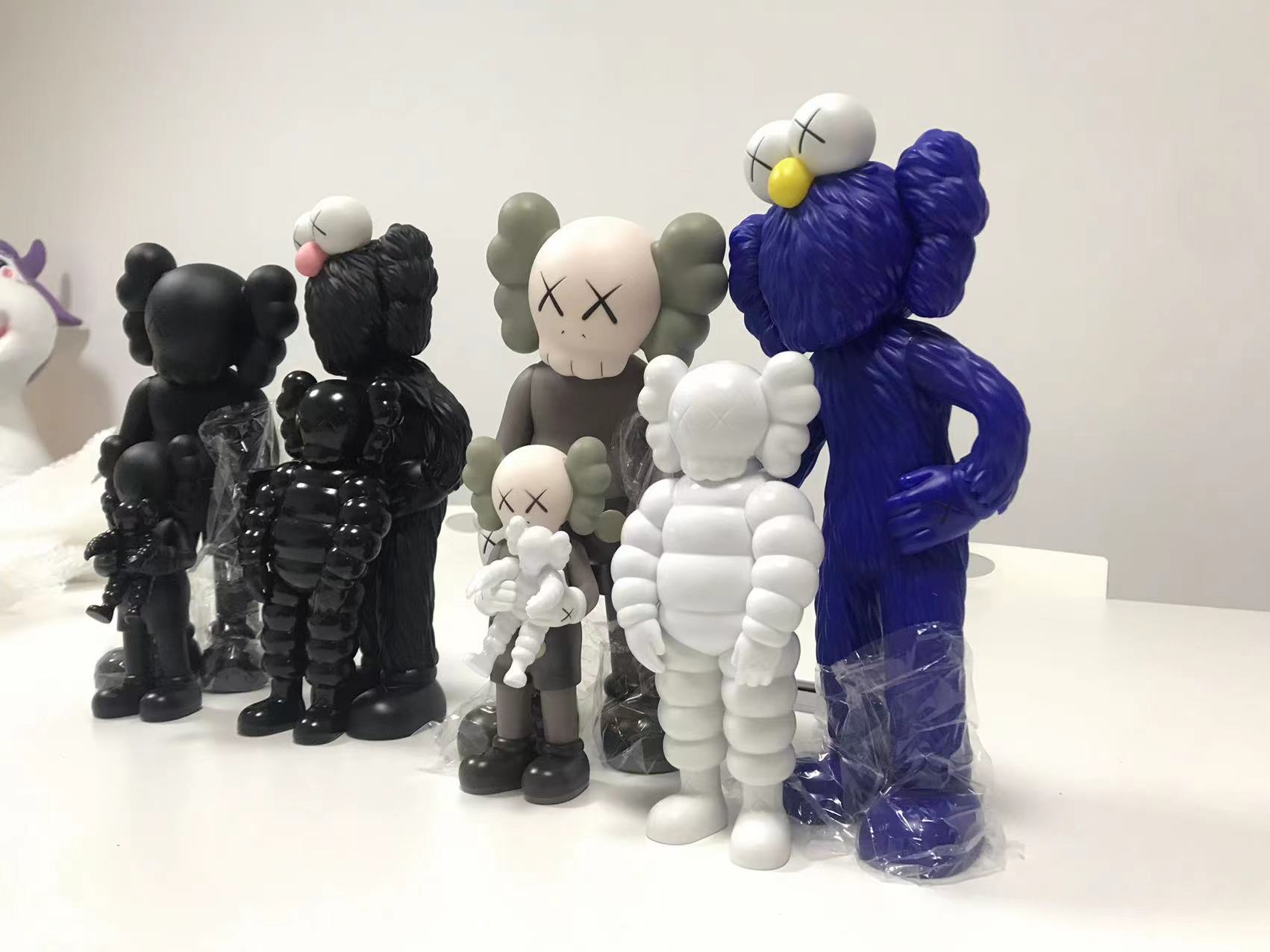 mand kaws限定组合款Kaws Famliy 彩盒包装 潮流手办收藏品-阿里巴巴