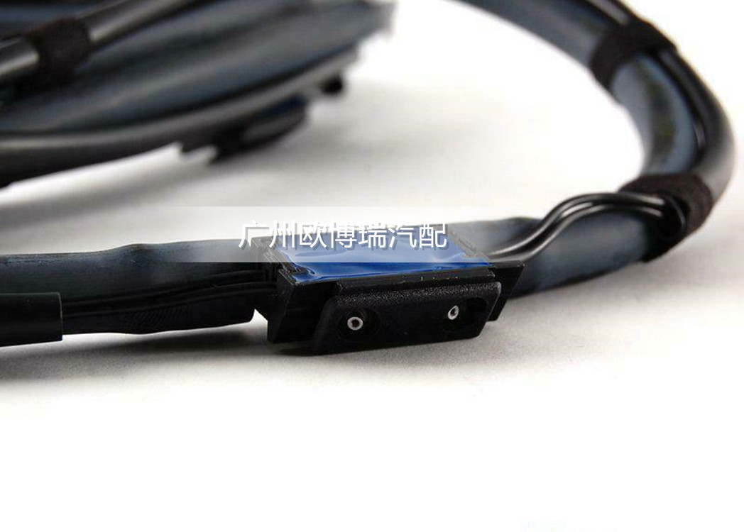 适用于S级W221S300S350S400S500S600前挡风玻璃喷水管2218600292-阿里巴巴