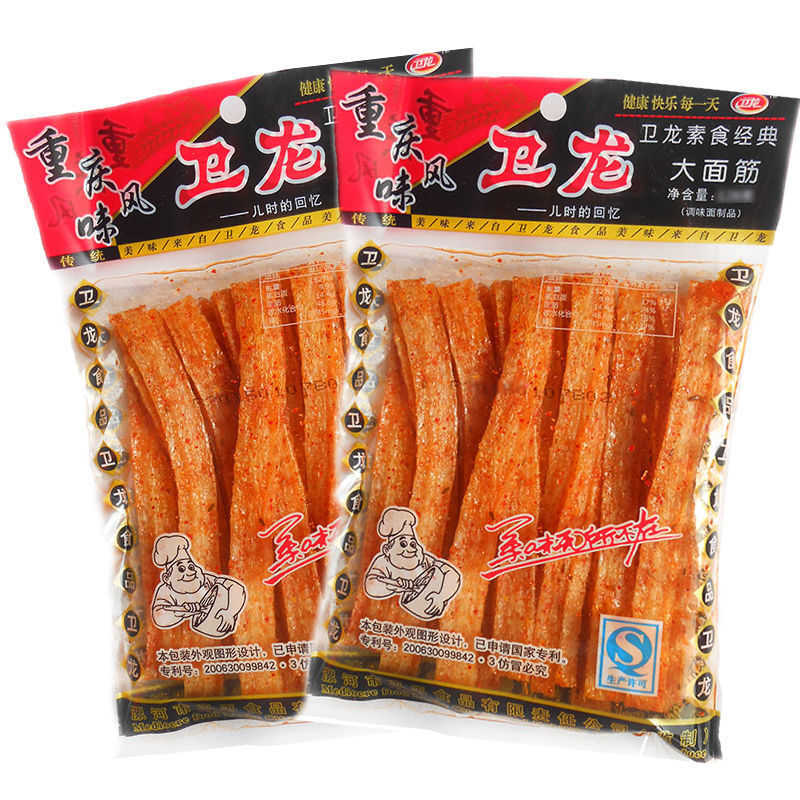 卫龙大面筋102g辣条 经典透明包装 大辣棒豆制品香辣零食小吃辣片-阿里巴巴