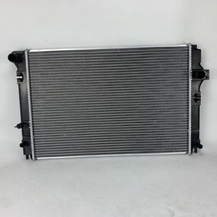 散热器厂家直销适用于丰田散热器1640021330钎焊水箱铝塑-阿里巴巴