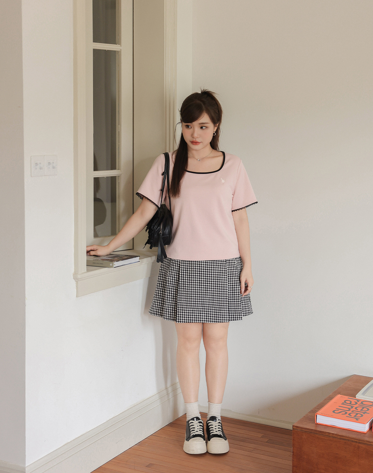 韩版正肩撞色刺绣蕾丝拼接上衣女胖mm大码宽松显瘦短袖T恤SC65230-阿里巴巴