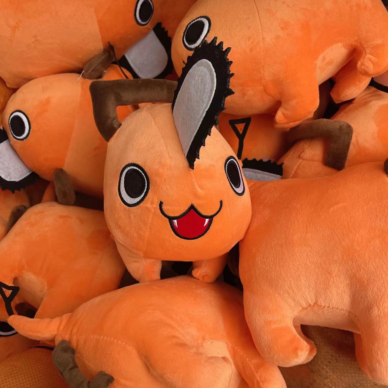 波奇塔电锯狗恶魔公仔波奇塔电锯人周边毛绒玩具可爱狗狗抱枕玩偶-阿里巴巴