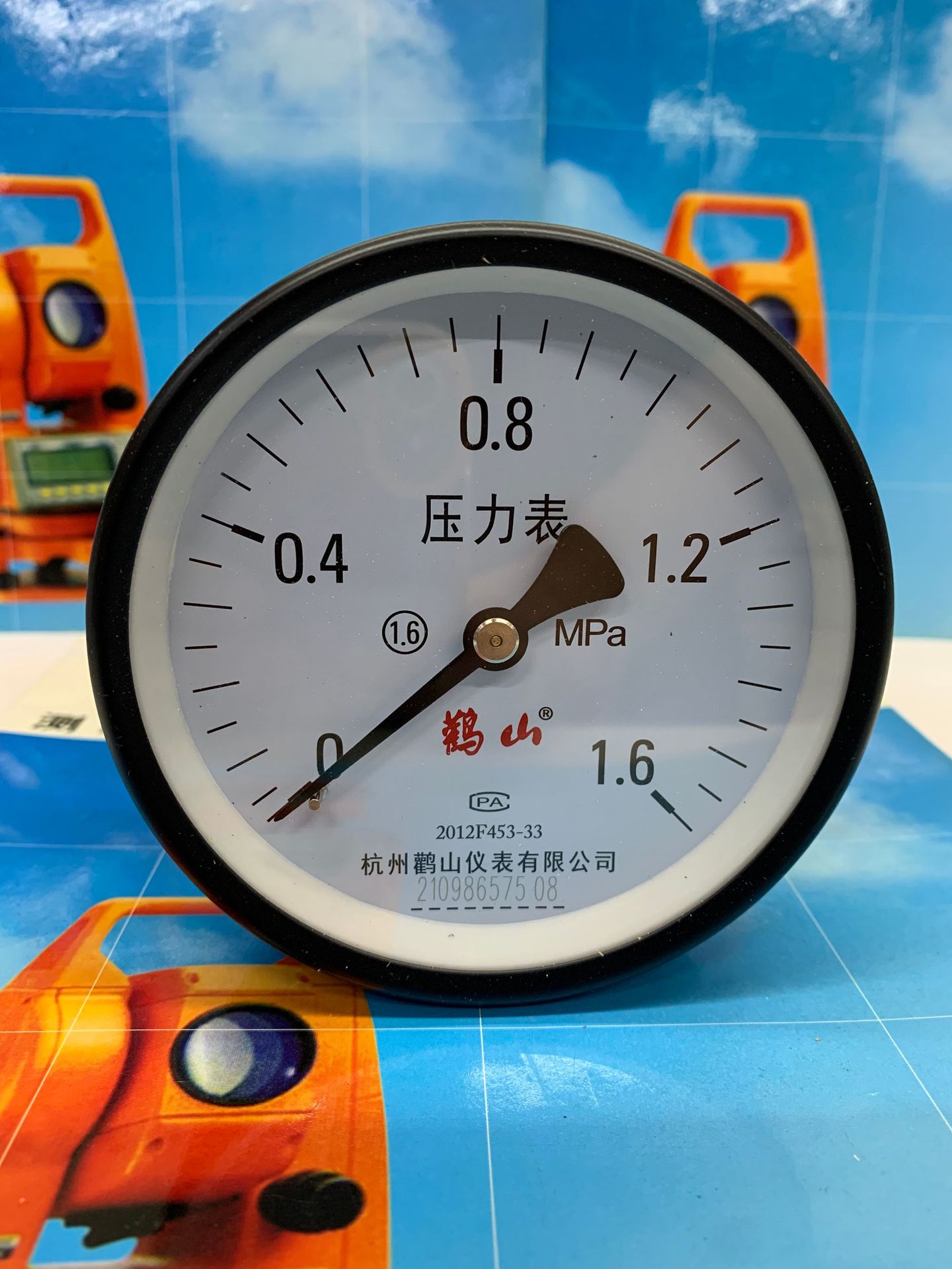 杭州鹤山压力表/气压表真空表鹳山牌Y-100Z轴向 0.6 1 1.6 2.5MPA-阿里巴巴