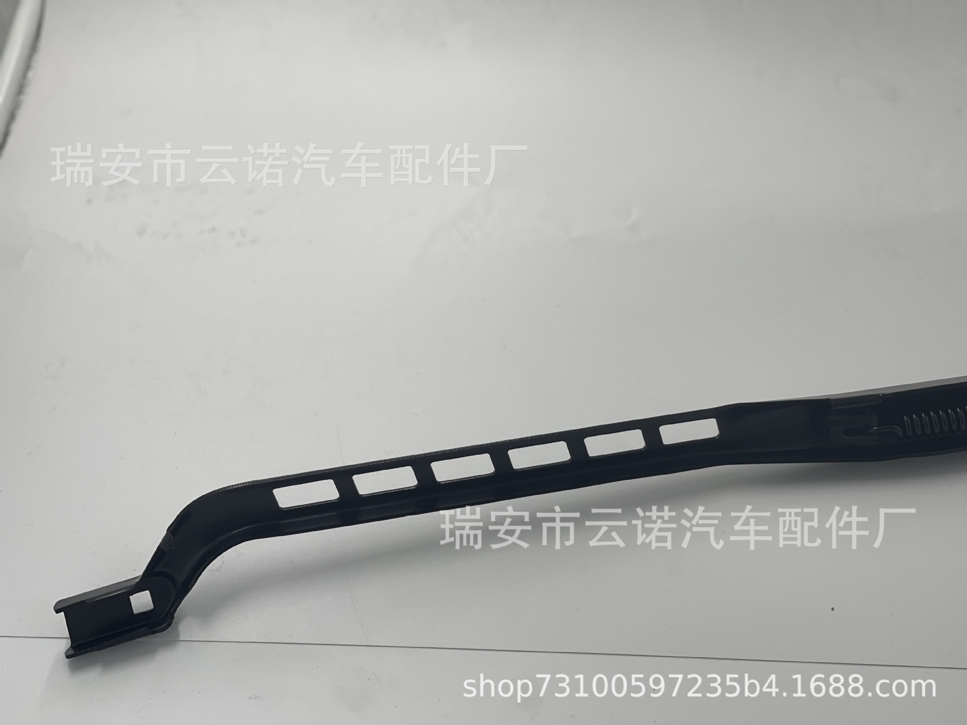 工厂批发适用于奔驰 前档雨刮器 雨刮臂 1668200944 A1668200944-阿里巴巴