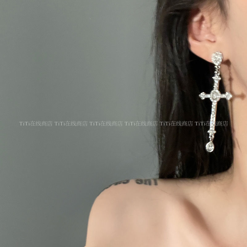 超闪满钻哥特风十字架耳环女小众感气质长款朋克耳钉耳坠女-阿里巴巴