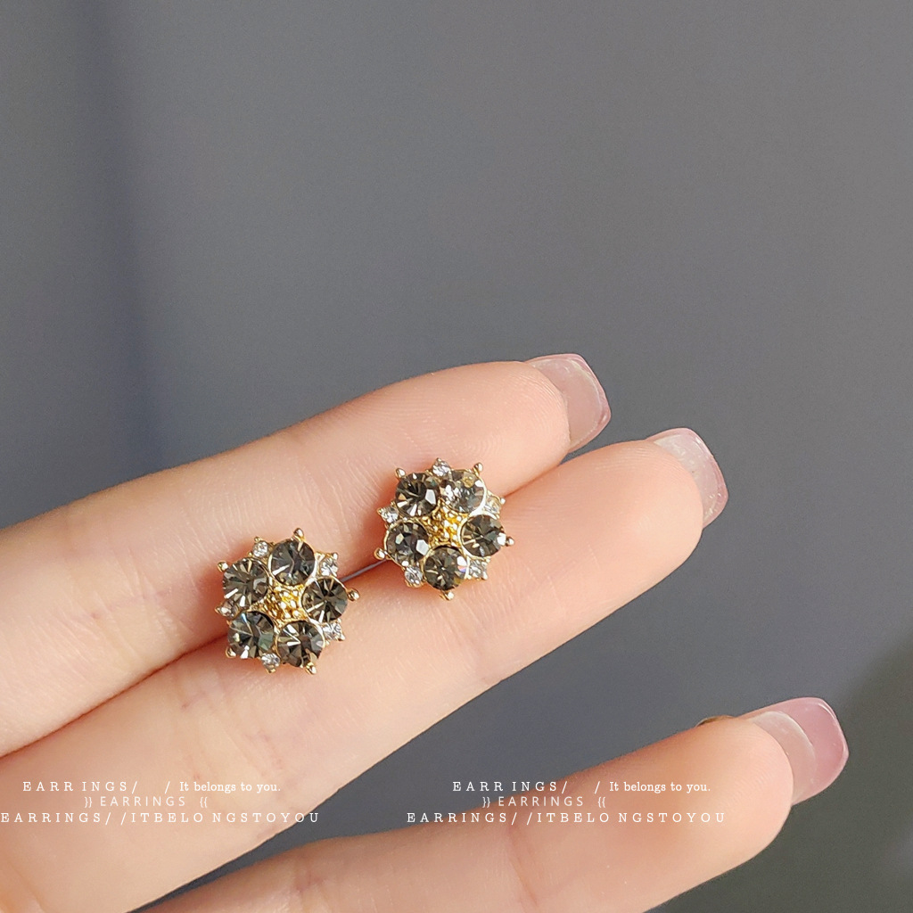 卟啉卟啉~捷克钻925银针镀14K小花耳钉女 日韩ins气质灰耳饰 耳环-阿里巴巴