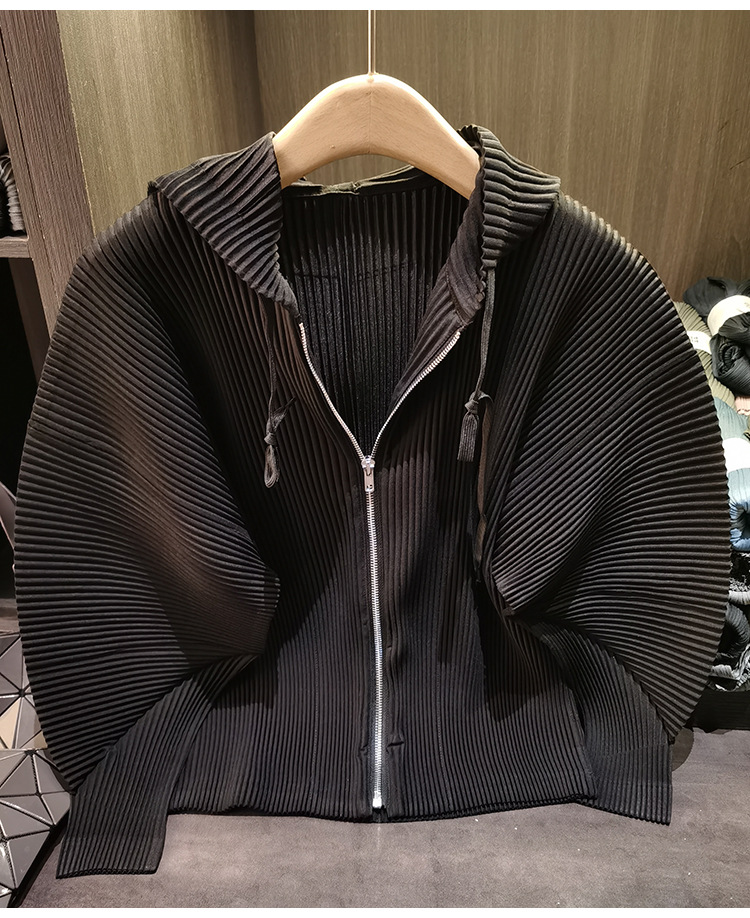 春季新款抽绳连帽褶皱拉链外套女宽松大码气质通勤简约百搭上衣-阿里巴巴