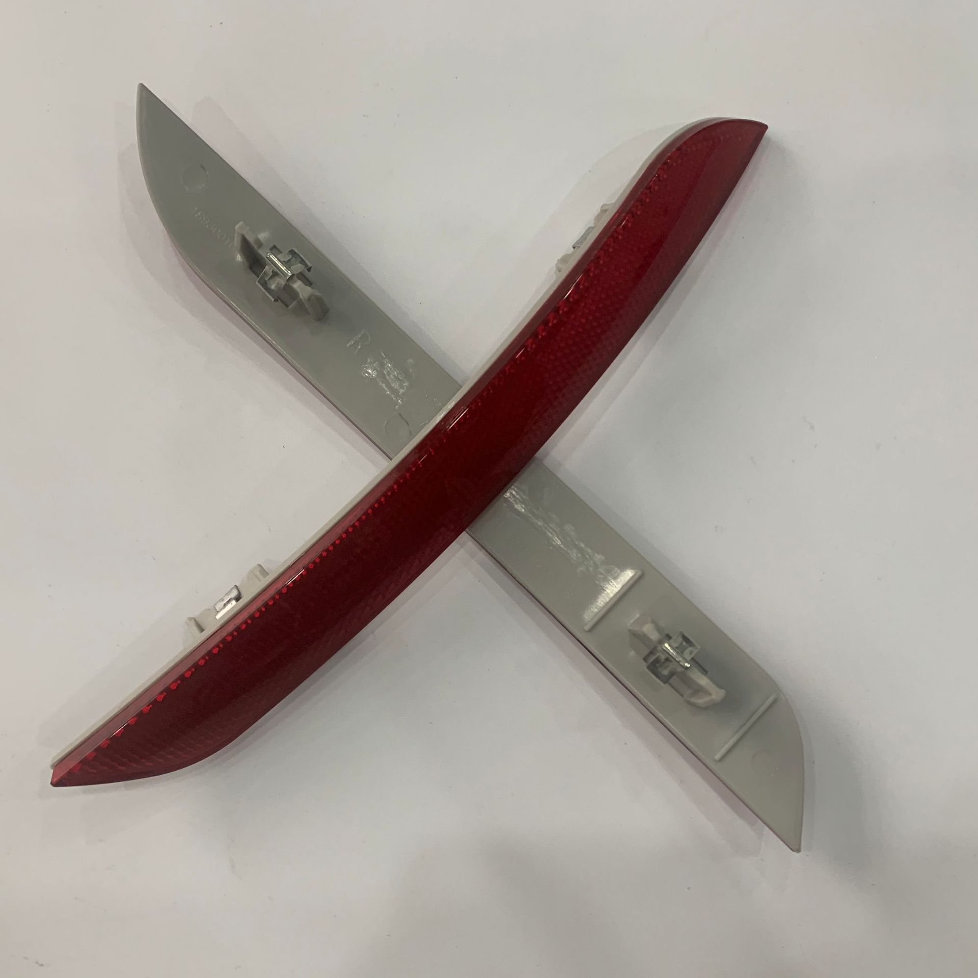 适用于宝马5系F18/F10后杠灯反光器10-13款后杠反射器灯反光灯-阿里巴巴