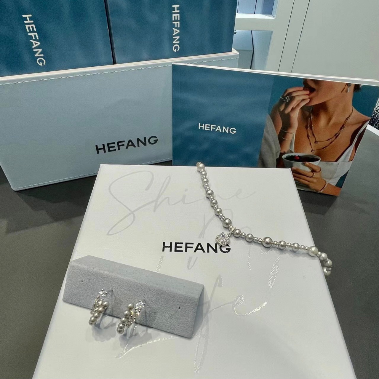 HEFANG何方灰珍珠项链轻奢简约玫瑰花园耳环送闺蜜礼物一件代发-阿里巴巴