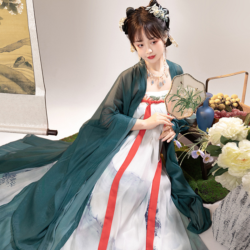 Original hanfu chest female in huai tang system large green sleeve ...