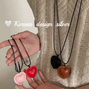 韩国ins博主fever同款皮质毛衣链 S925纯银爱心PU皮革项链高级感-阿里巴巴