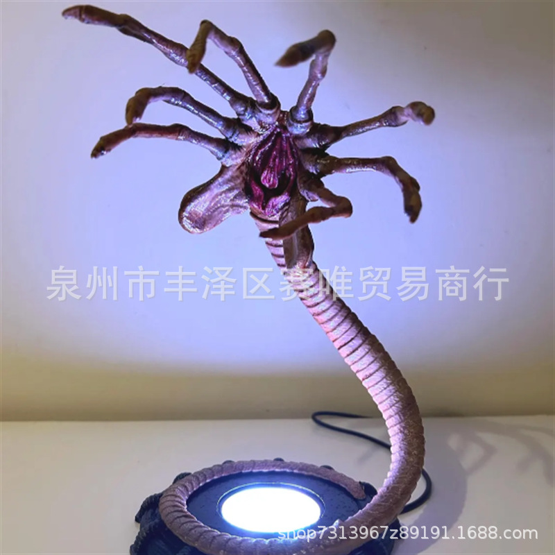 跨境新款Alien Facehugger Lamp Nightlight外星人拥抱脸灯-阿里巴巴