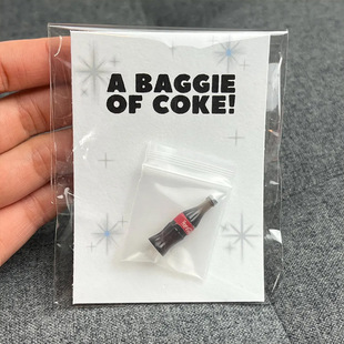 跨境新款A Baggie of coke 恶作剧袋装可乐小饰品恶作剧派对礼物-阿里巴巴