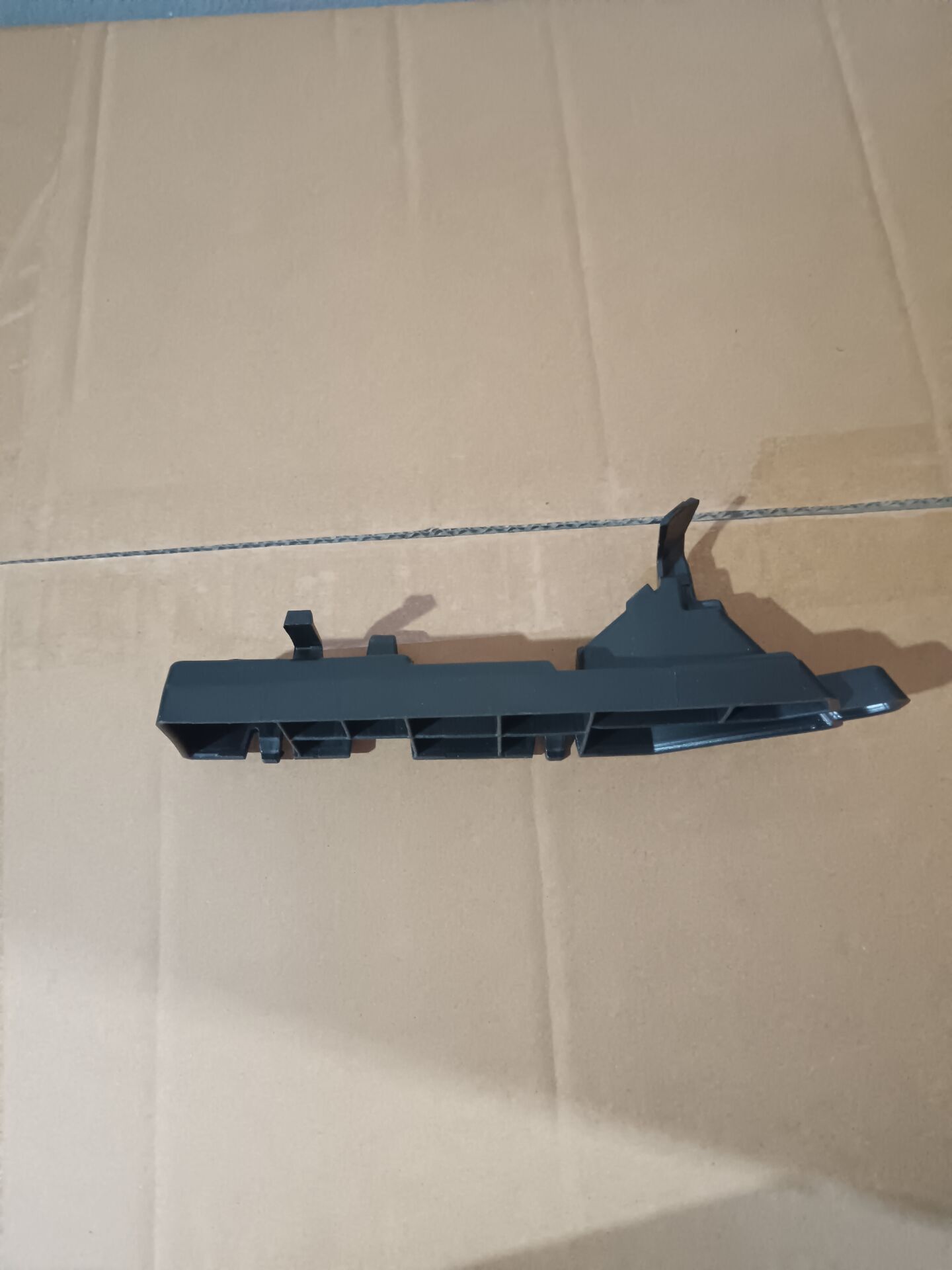 适用于保时捷汽车配件新款帕拉梅拉971叶子板支架R 971807284-阿里巴巴