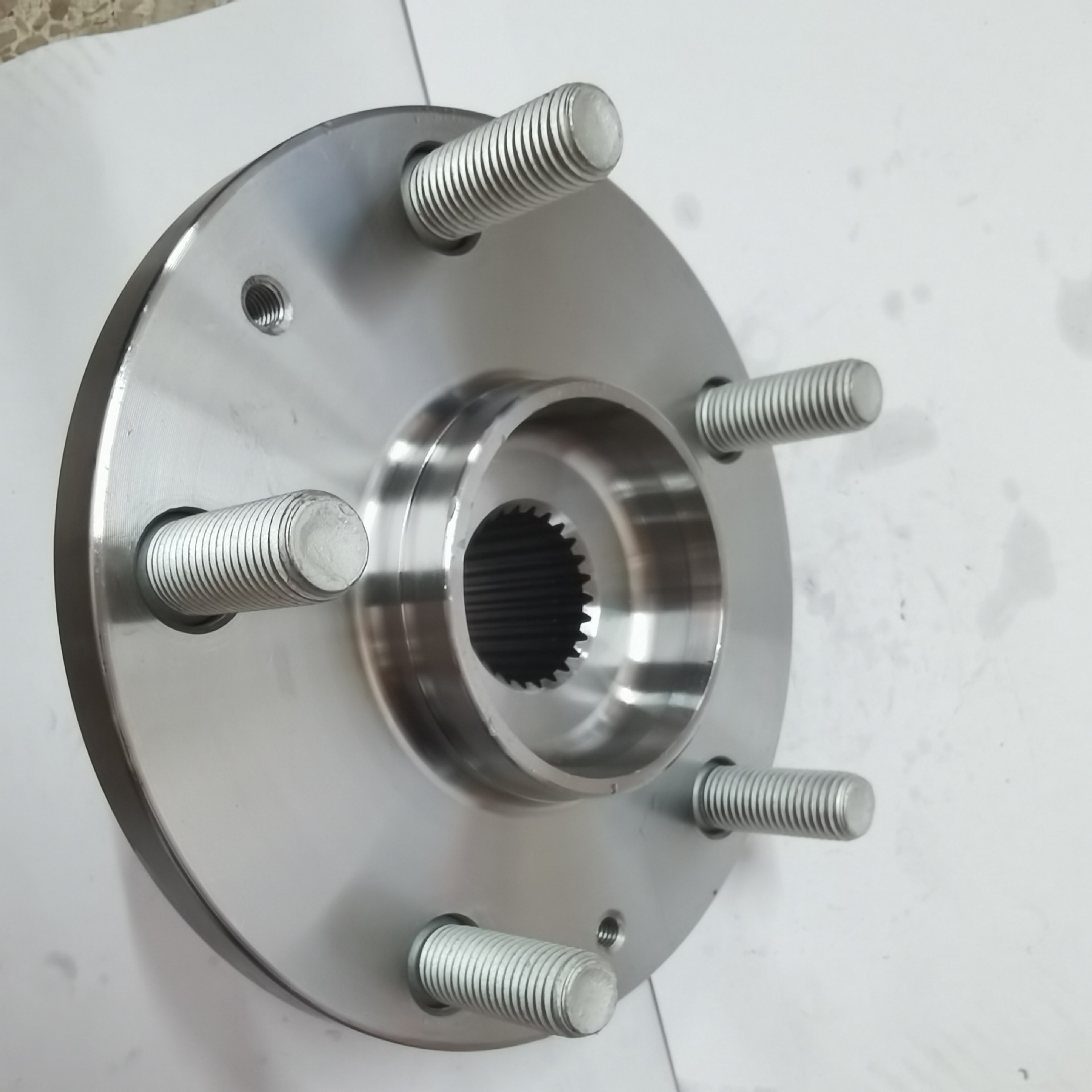 厂家供应 OE T11-3001017 汽车前轮壳轮毂单元半轴突缘驱动-阿里巴巴