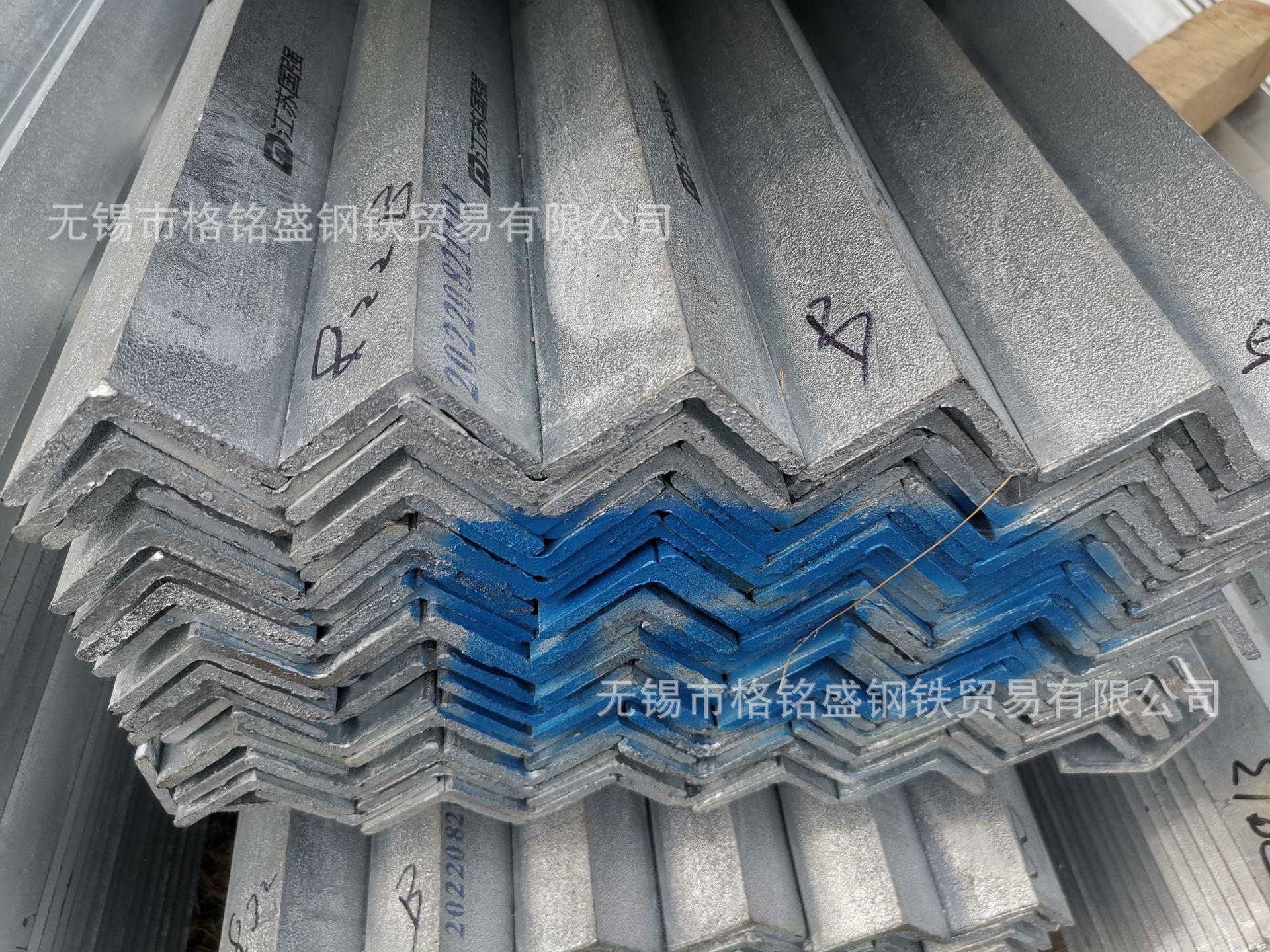 国标Q235B 镀锌角铁 40*40*4角铁 40*4厚 镀锌角铁 镀锌角钢50x50-阿里巴巴