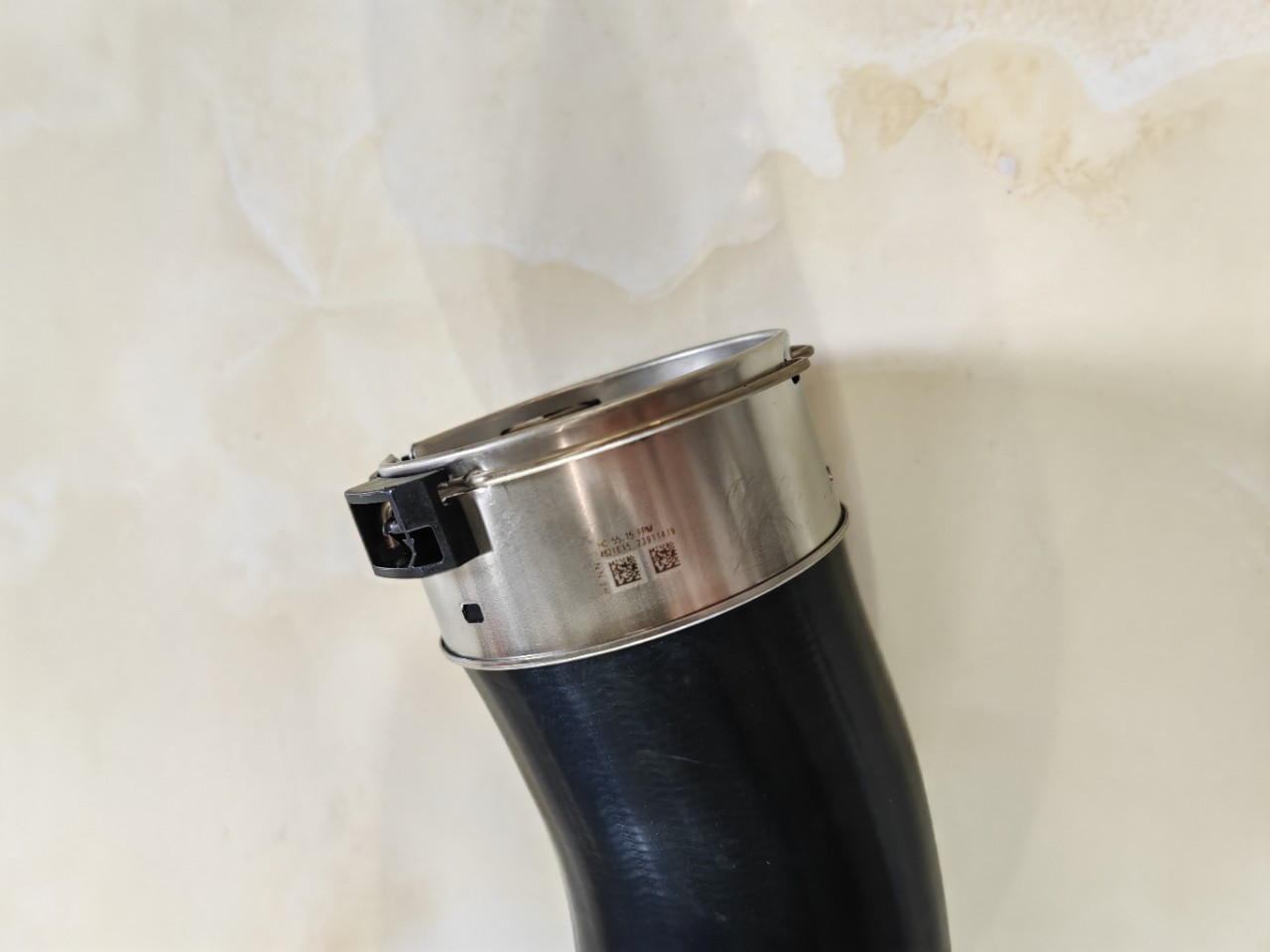 11618572859适用于宝马涡轮增压管中冷器胶管11 61 8 572 859-阿里巴巴